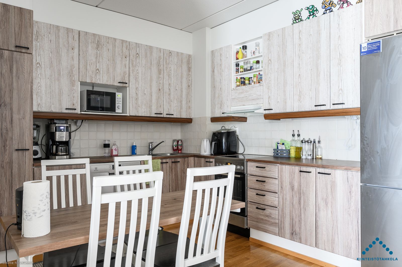 24292776 - Kiinteistötahkola / Kiinteistötahkola - isännöintiä ja välitystä