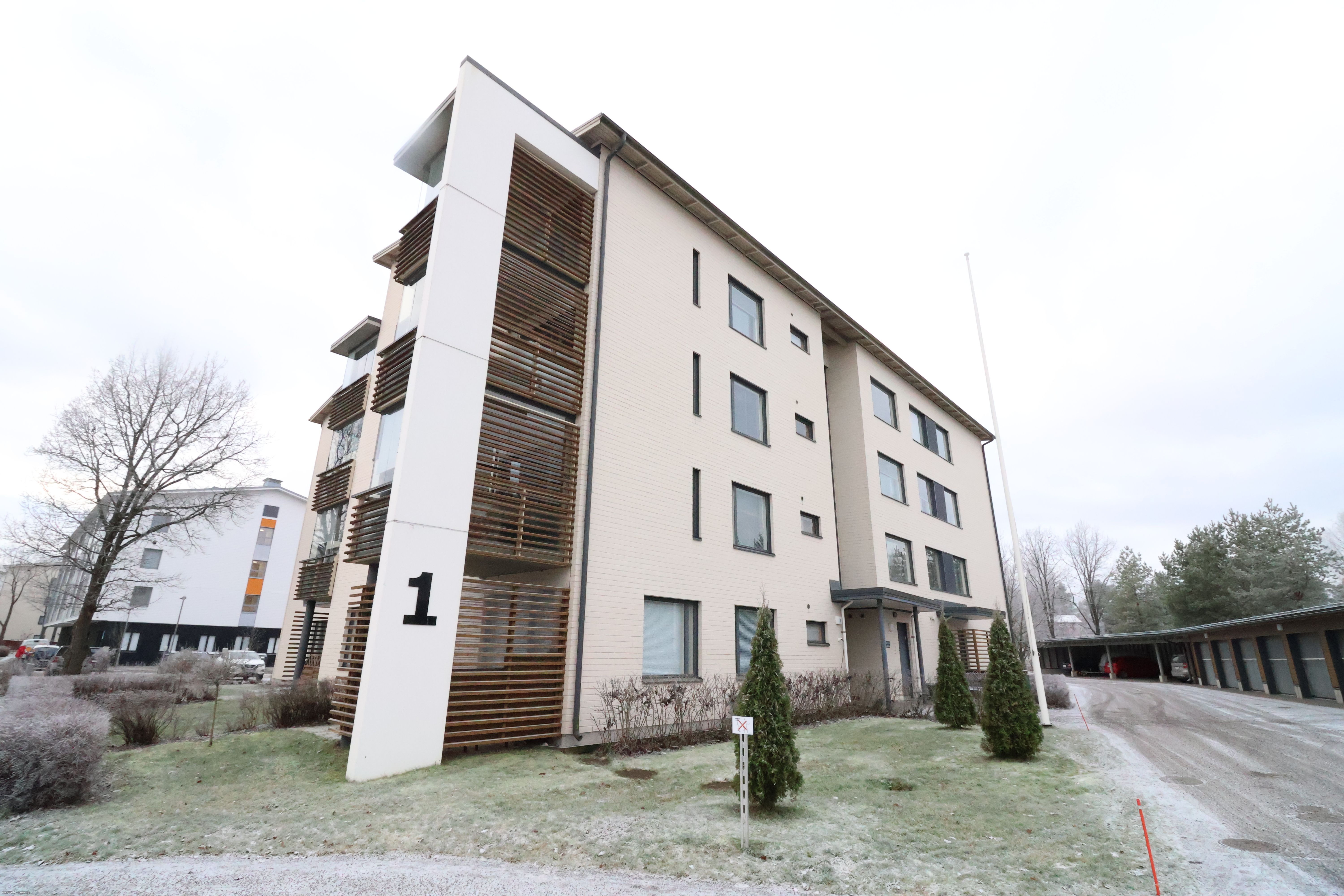 24002350 - Kiinteistötahkola / Kiinteistötahkola - isännöintiä ja välitystä